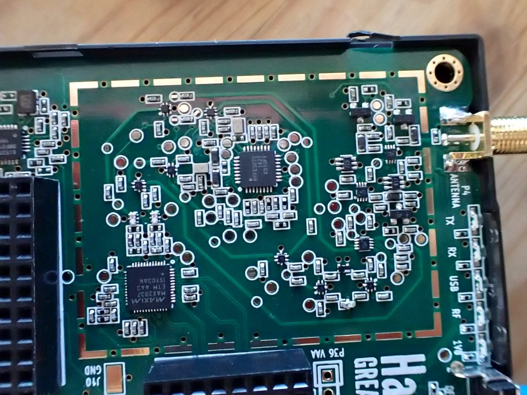 Installing the RF shield in a HackRF One – Dilettante